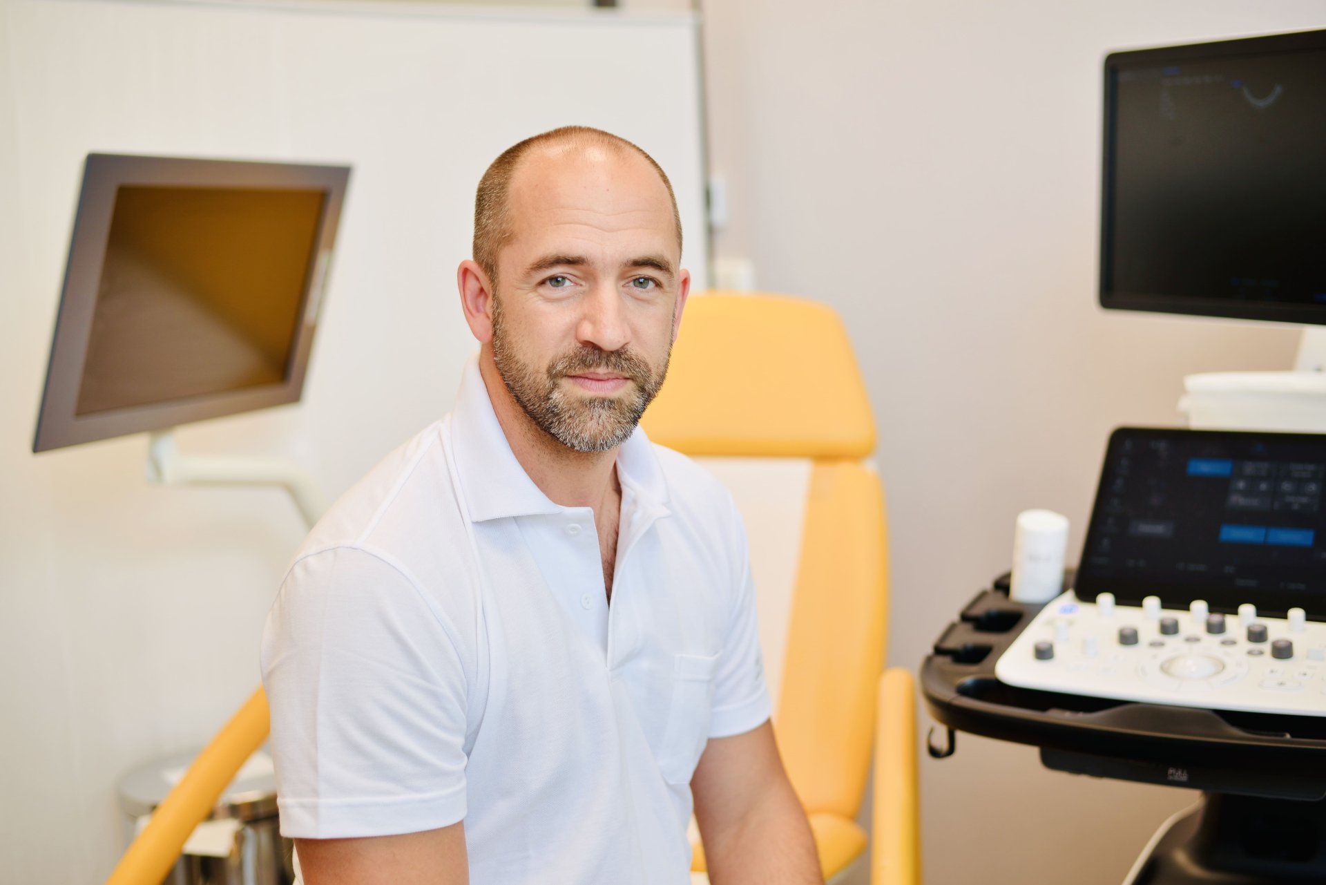 MUDr. Filip Hron – nová posila gynekologické ambulance | AKESO Poliklinika